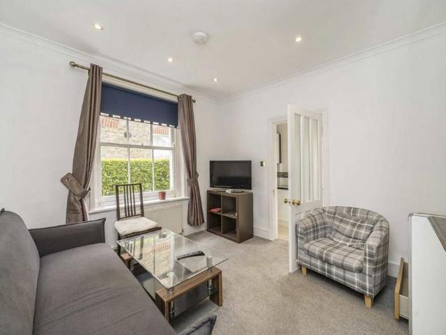 3 bedroom flat to rent