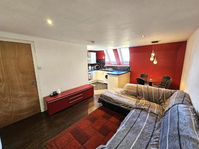 3 bedroom flat to rent