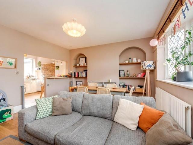 3 bedroom flat to rent