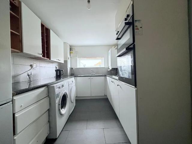 3 bedroom flat to rent
