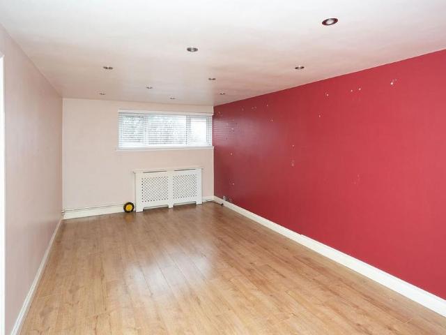3 bedroom flat to rent