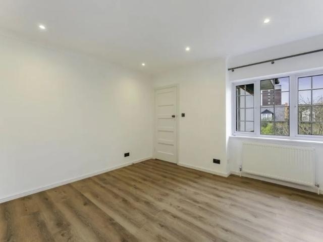 3 bedroom flat to rent