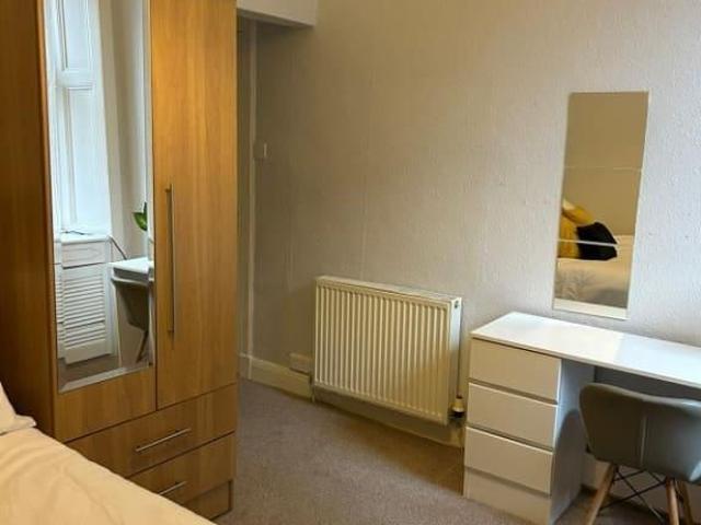 3 bedroom flat to rent