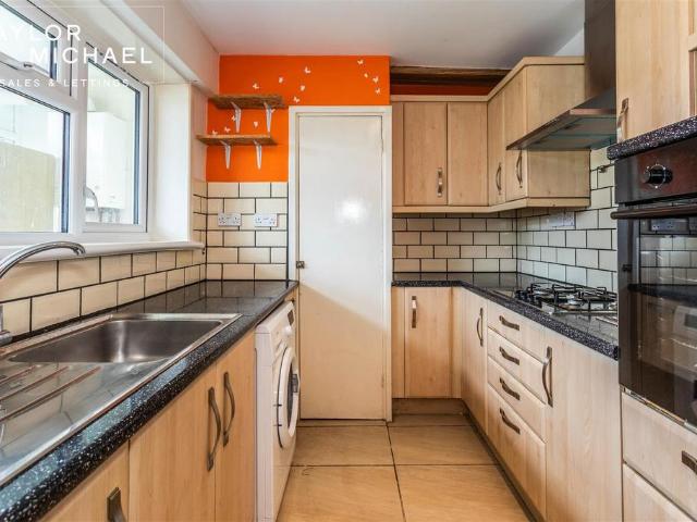 3 bedroom flat to rent