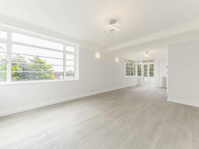 3 bedroom flat to rent