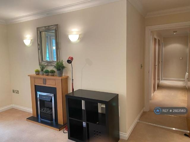 3 bedroom flat to rent