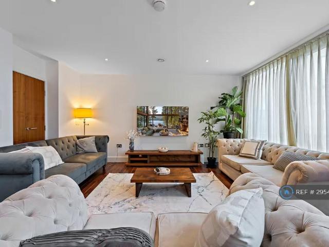 3 bedroom flat to rent
