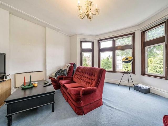 3 bedroom flat to rent