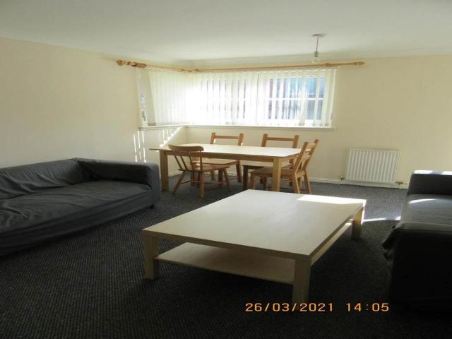 3 bedroom flat to rent