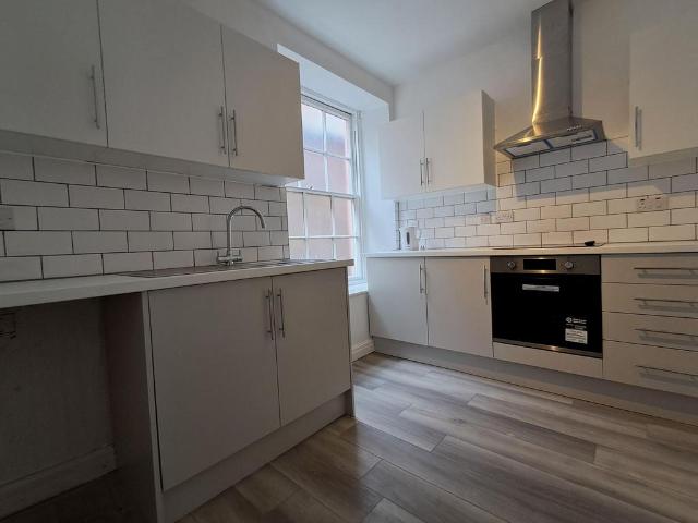3 bedroom flat to rent