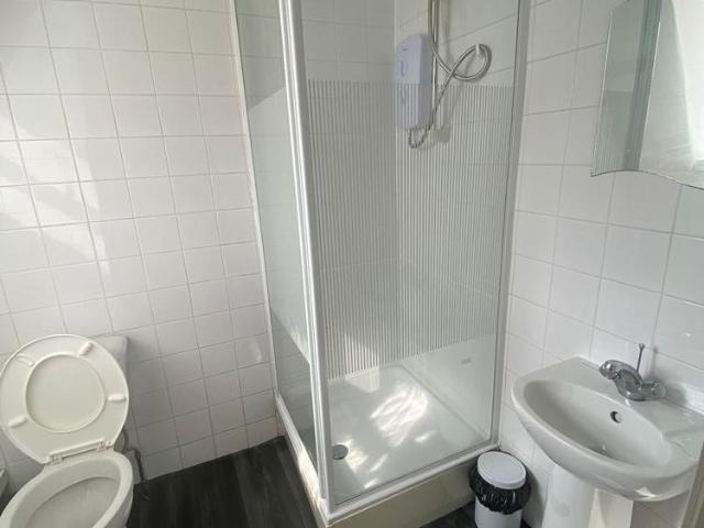3 bedroom flat to rent