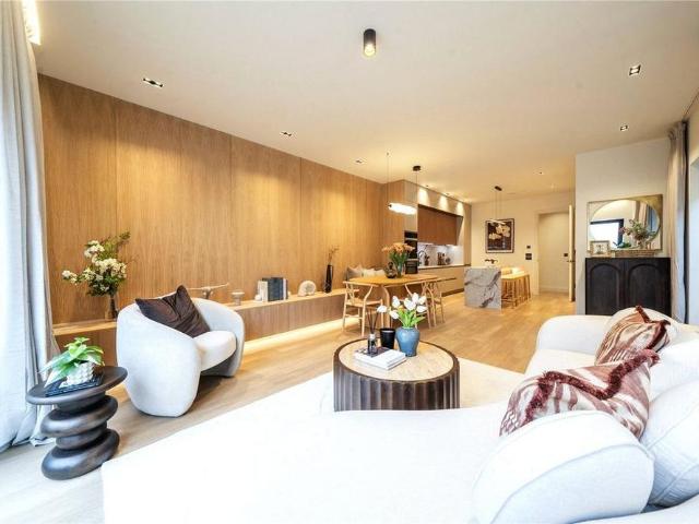 3 bedroom flat to rent