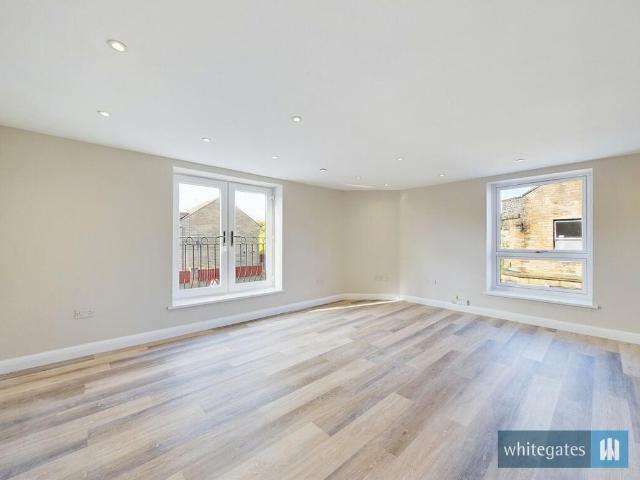 3 bedroom flat to rent