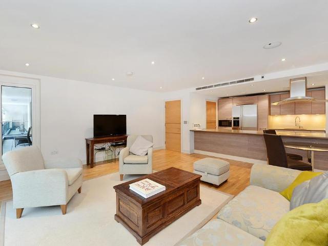 3 bedroom flat to rent