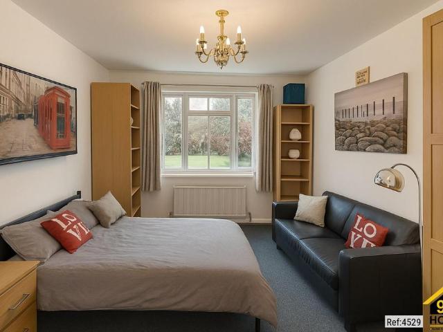3 bedroom flat to rent