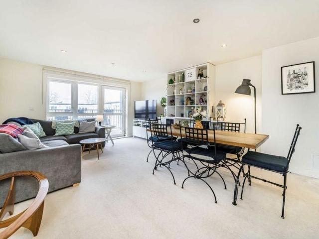 3 bedroom flat to rent