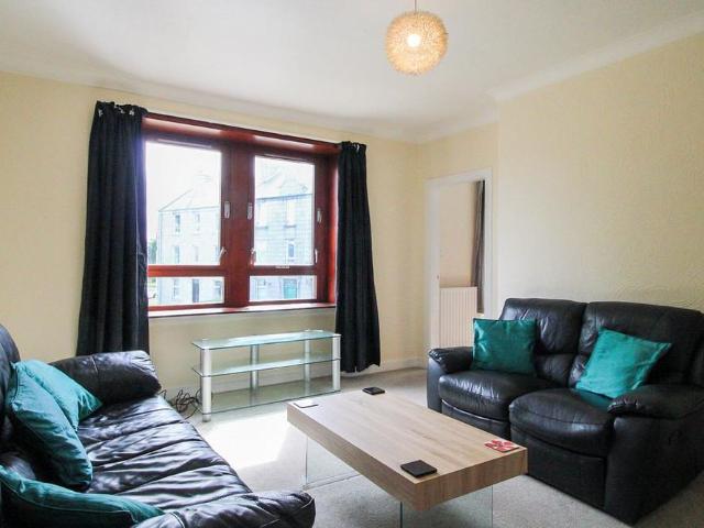 3 bedroom flat to rent