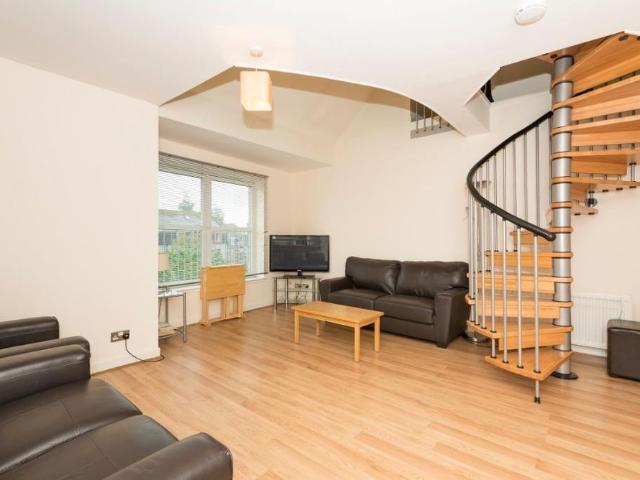3 bedroom flat to rent