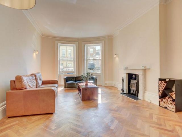 3 bedroom flat to rent