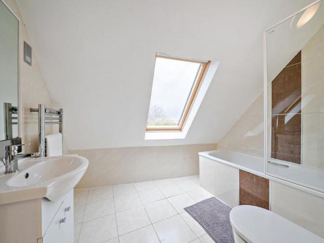 3 bedroom flat to rent