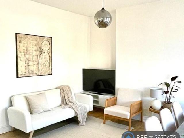 3 bedroom flat to rent