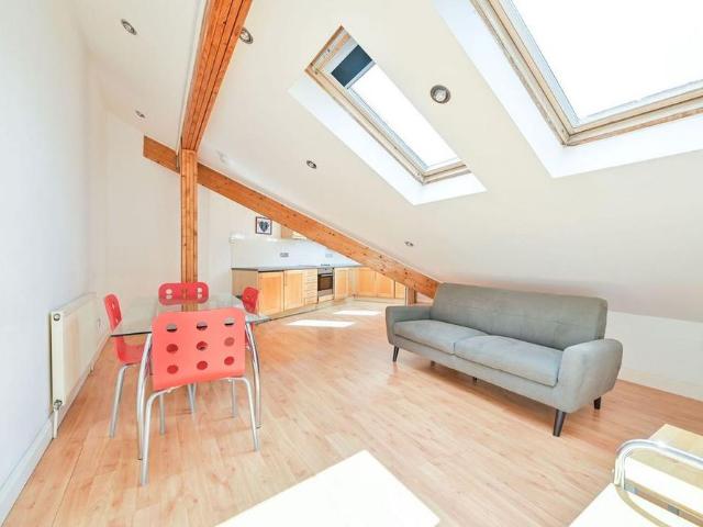 3 bedroom flat to rent