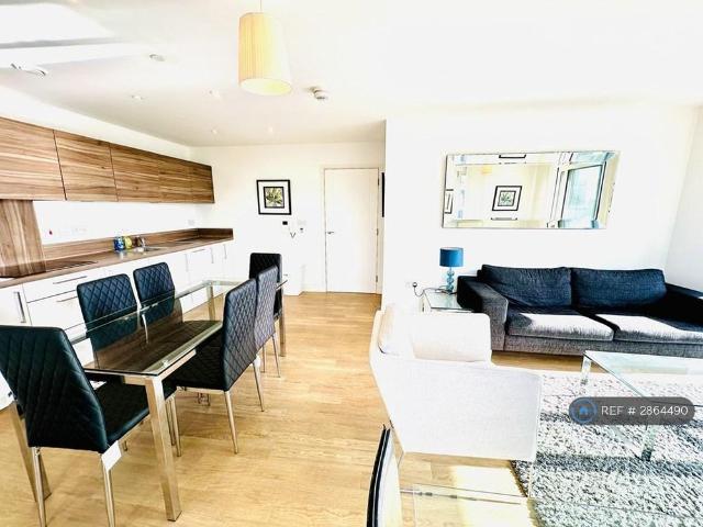 3 bedroom flat to rent