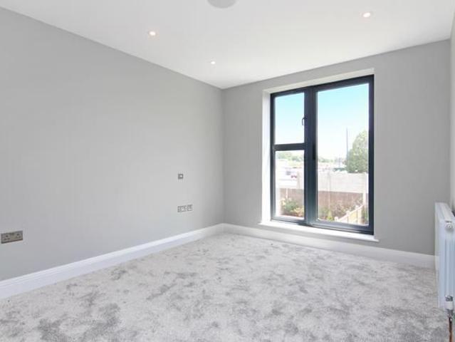 3 bedroom flat to rent