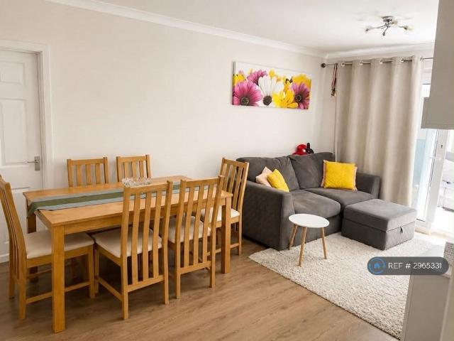 3 bedroom flat to rent