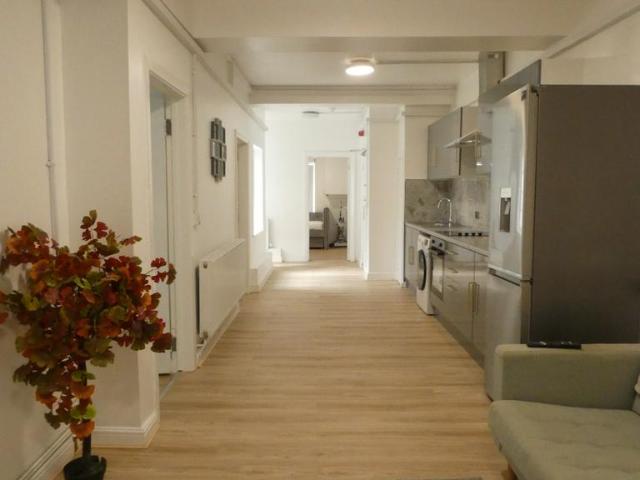 3 bedroom flat to rent