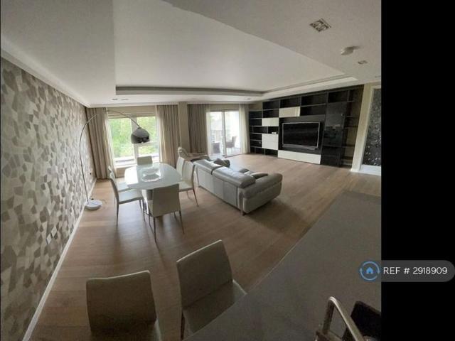 3 bedroom flat to rent