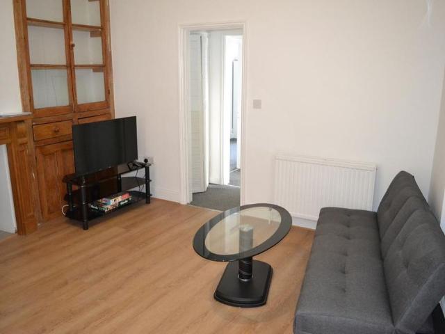 3 bedroom flat to rent