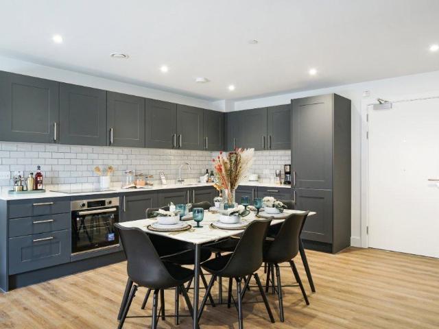 3 bedroom flat to rent
