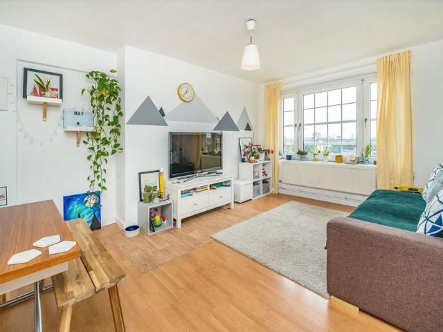 3 bedroom flat to rent