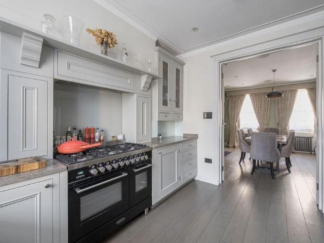 3 bedroom flat to rent