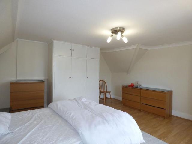 3 bedroom flat to rent