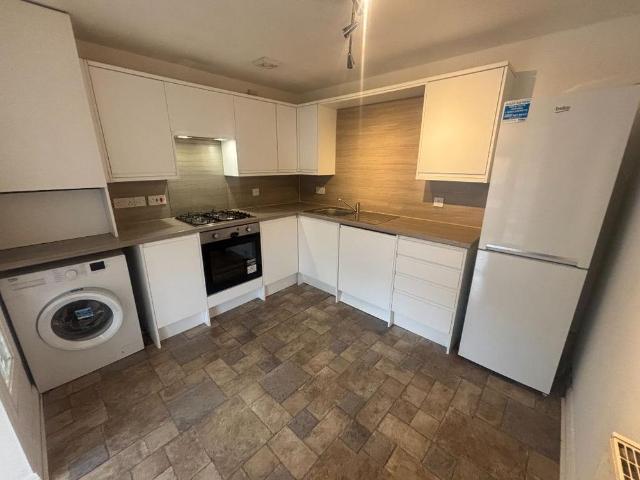 3 bedroom flat to rent