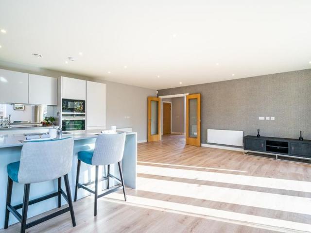 3 bedroom flat to rent