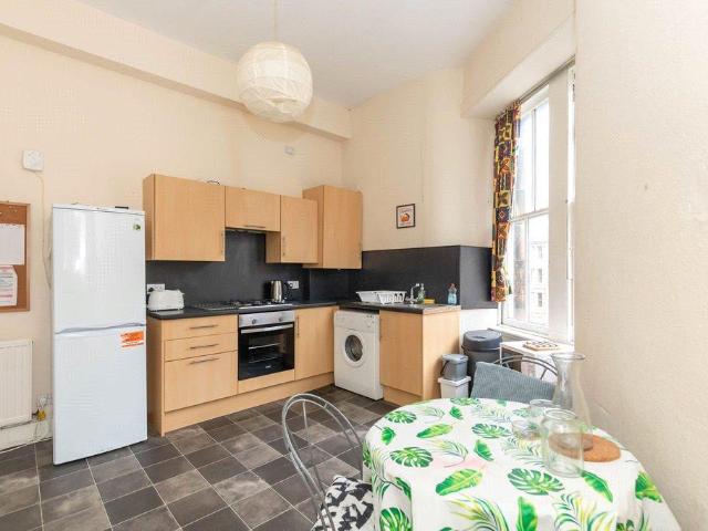 3 bedroom flat to rent