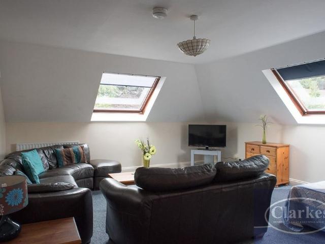 3 bedroom flat to rent
