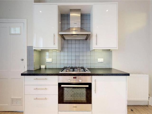 3 bedroom flat to rent