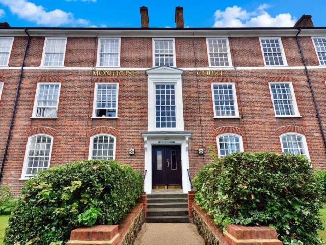 3 bedroom flat to rent
