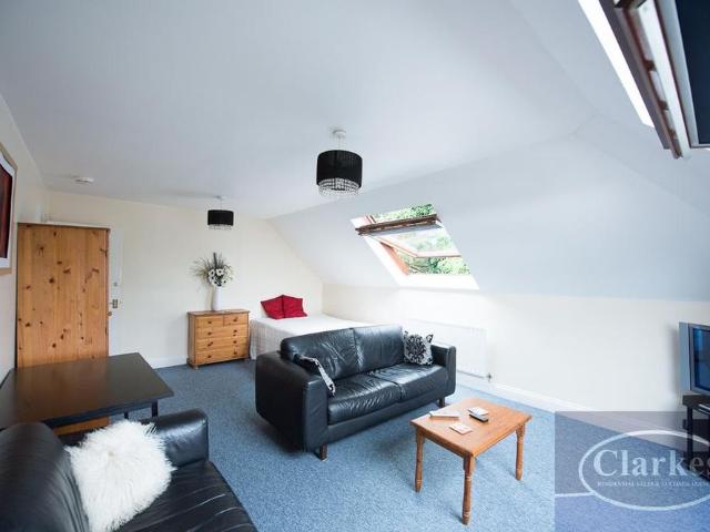 3 bedroom flat to rent