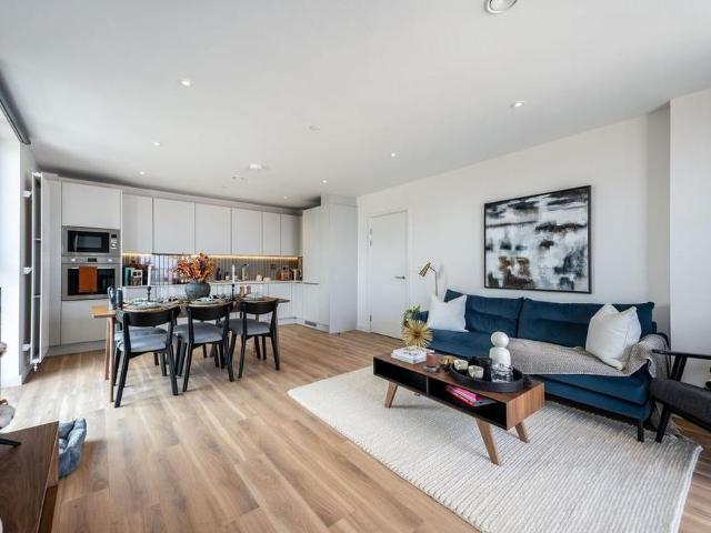 3 bedroom flat to rent