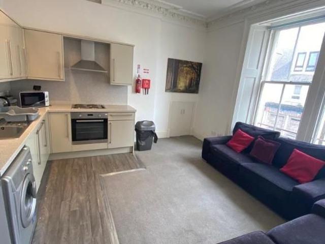 3 bedroom flat to rent
