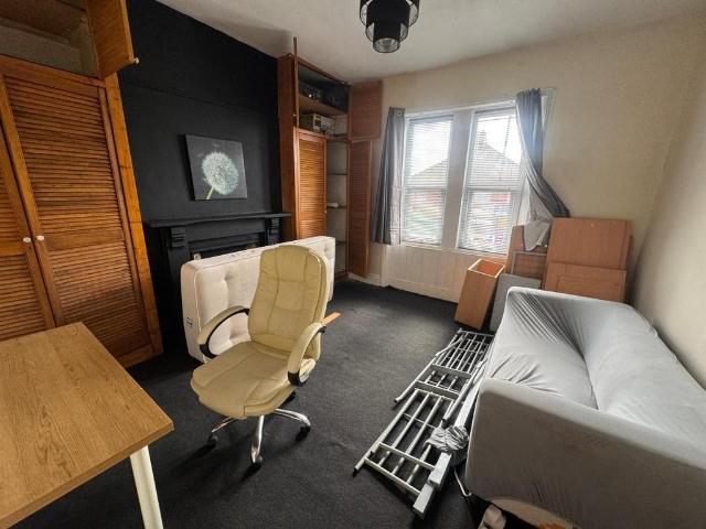 3 bedroom flat to rent