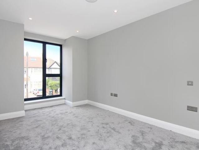 3 bedroom flat to rent