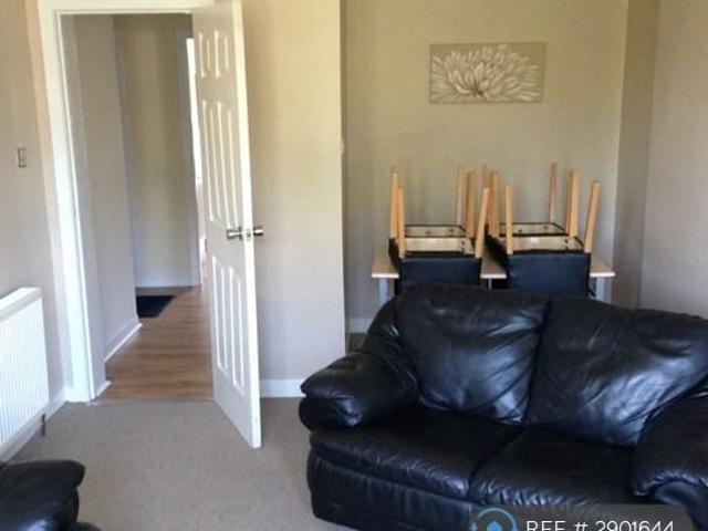3 bedroom flat to rent