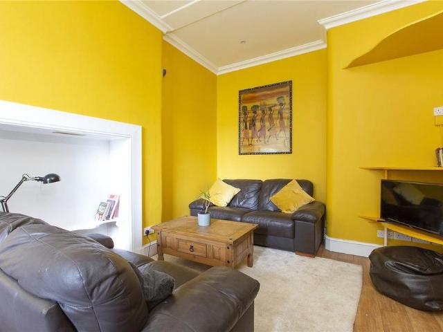 3 bedroom flat to rent