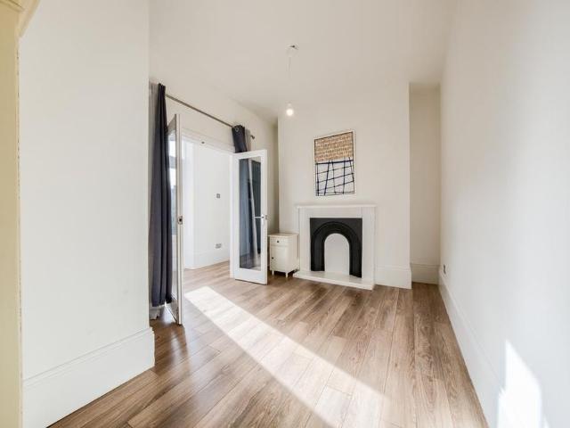 3 bedroom flat to rent